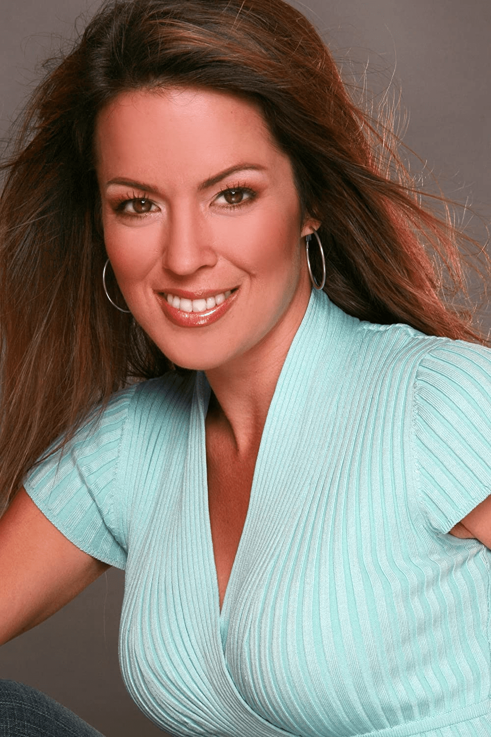 Jenn Boneza Bio, Age, Family, Height, Marriage, Salary, Net Worth, Career